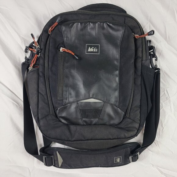 REI | Bags | Rei Co Op Quantum Black Sling Bag Daypack Travel Pack ...